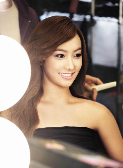 f(x) Victoria Flaunts her Modelesque Figure | Soompi