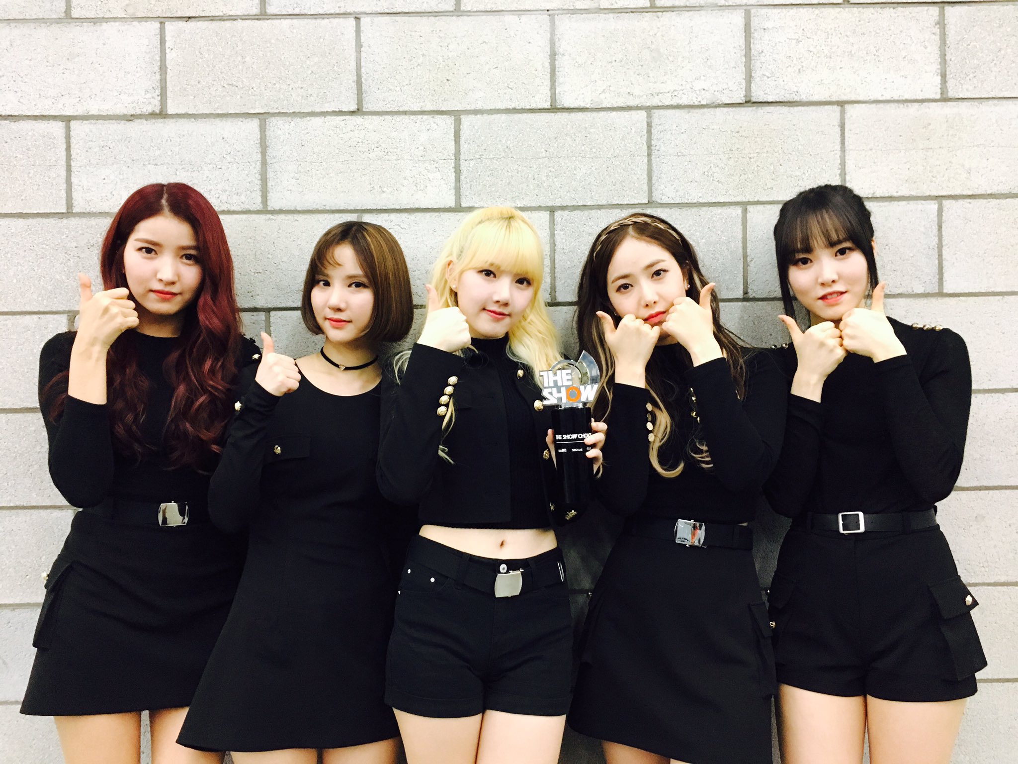 GFRIEND se lleva a casa su primer trofeo para “Fingertip” en “The Show ...