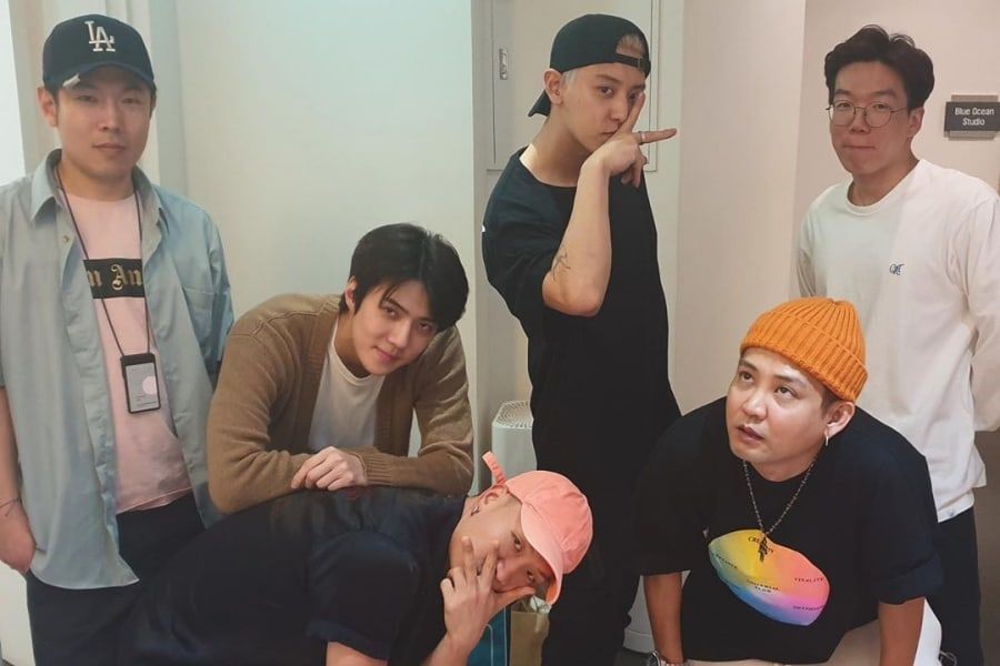 Gaeko de Dynamic Duo comparte foto con Sehun y Chanyeol de EXO antes de ...