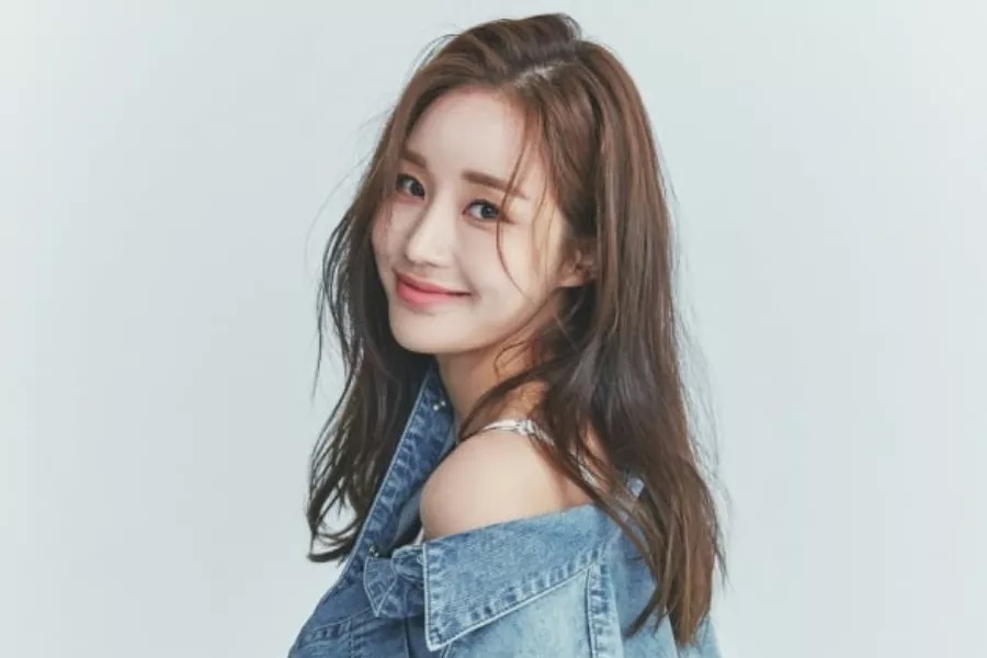 La actriz Yoon Jin Yi se casará con novio que no es una celebridad – Soompi Spanish