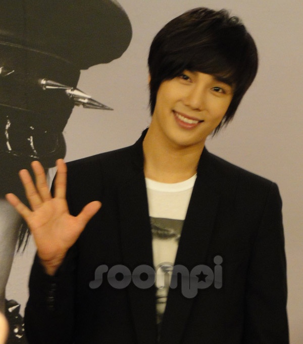 Park Jung Min’s Woohoo Weekend | Soompi